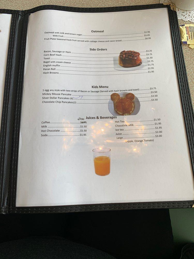 Menu at Max's Pancake House restaurant, Round Lake Park