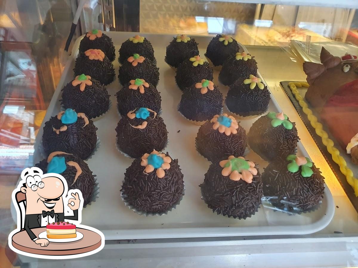 Ozzie Cake and Bakery, Cirebon - Restaurant reviews