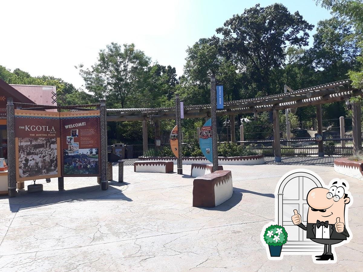 Zoo Auditorium in Cleveland - Restaurant reviews