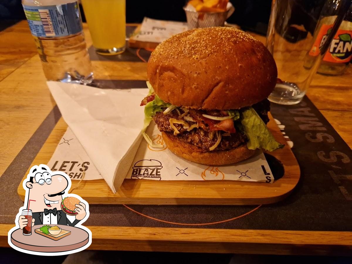 Blaze Premium Smash Burger ristorante, Torino, Corso Giuseppe Siccardi ...
