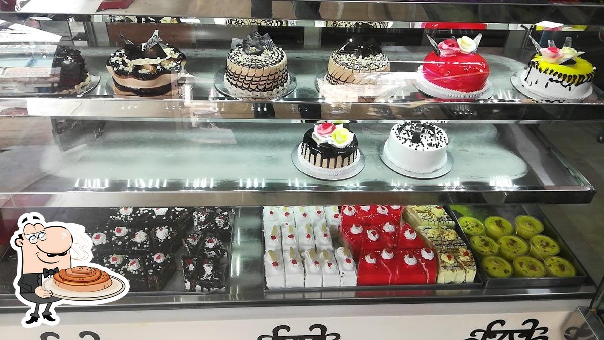 Pooja Dairy & Sweets, New Delhi - Restaurant reviews