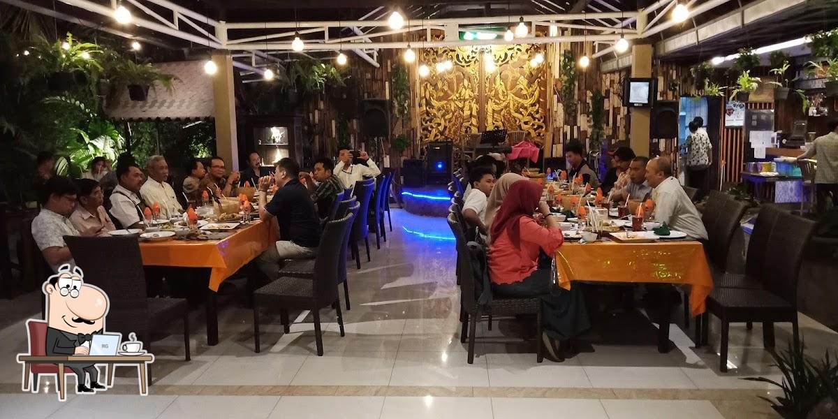 Restaurante Rumah Makan Handayani Indo-Thai, Surabaya, Jl. Raya Prapen ...