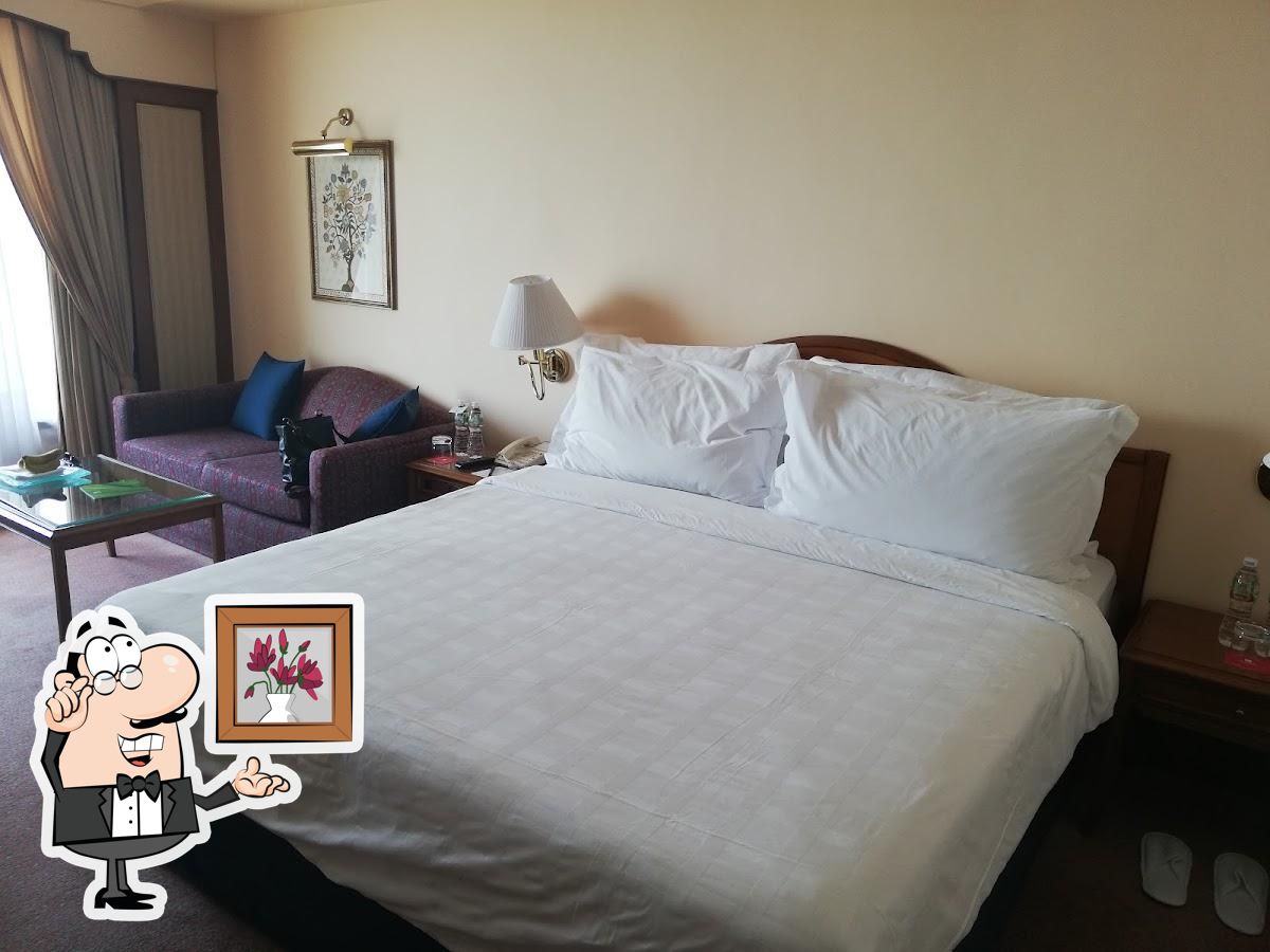 Trident Hotel, Nariman Point Mumbai, Mumbai - Restaurant reviews