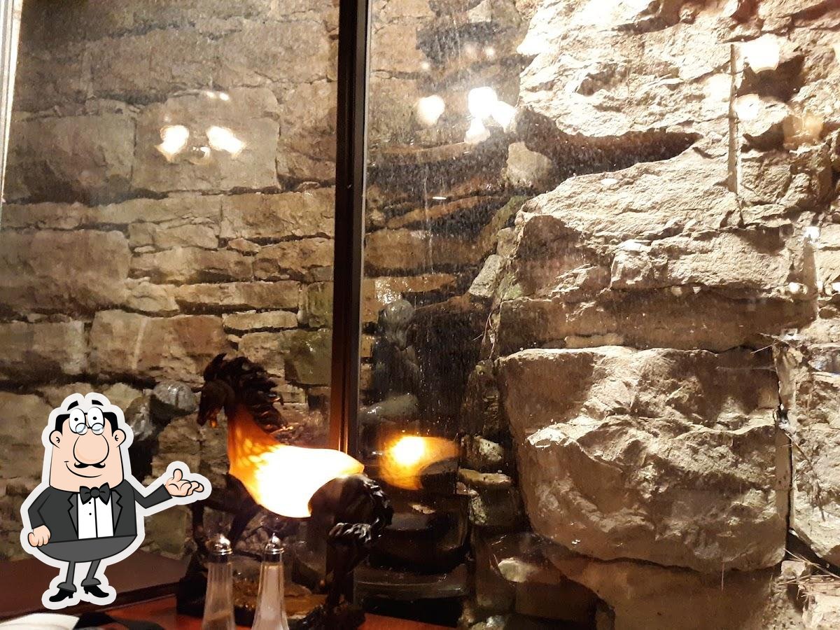 Rogue's Manor in Eureka Springs - Restaurant menu and reviews