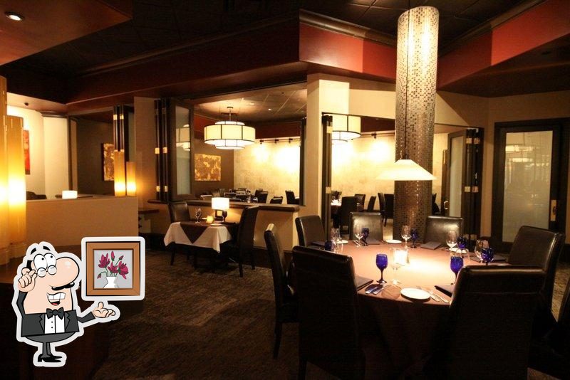 Perry's Steakhouse & Grille, 2115 Town Square Pl in Sugar Land ...