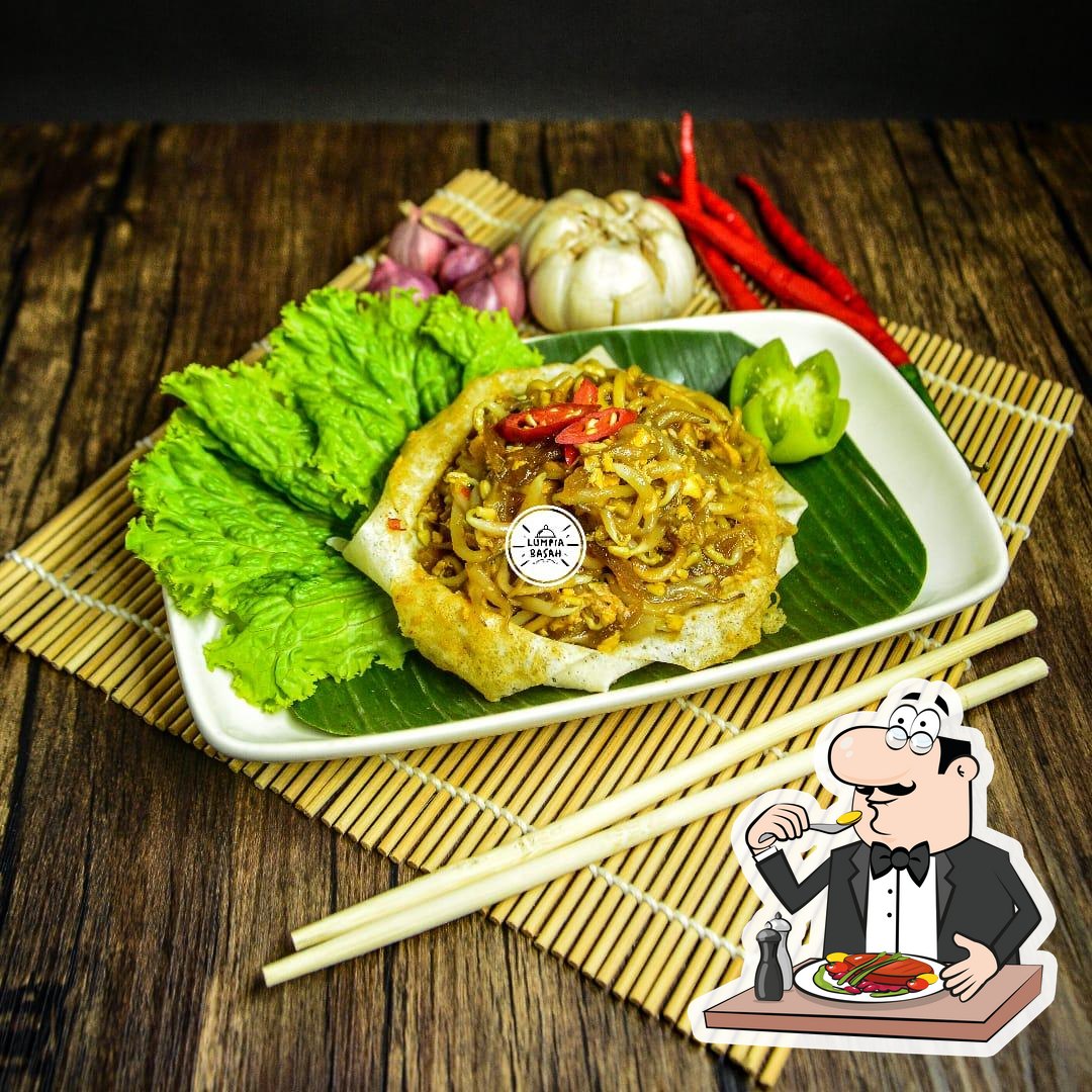 Lumpia basah 313 restaurant, East Jakarta - Restaurant menu and reviews
