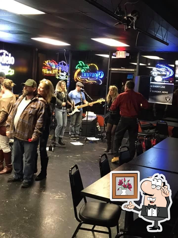 Tj's Sports Bar & Grill in Simi Valley - Restaurant reviews