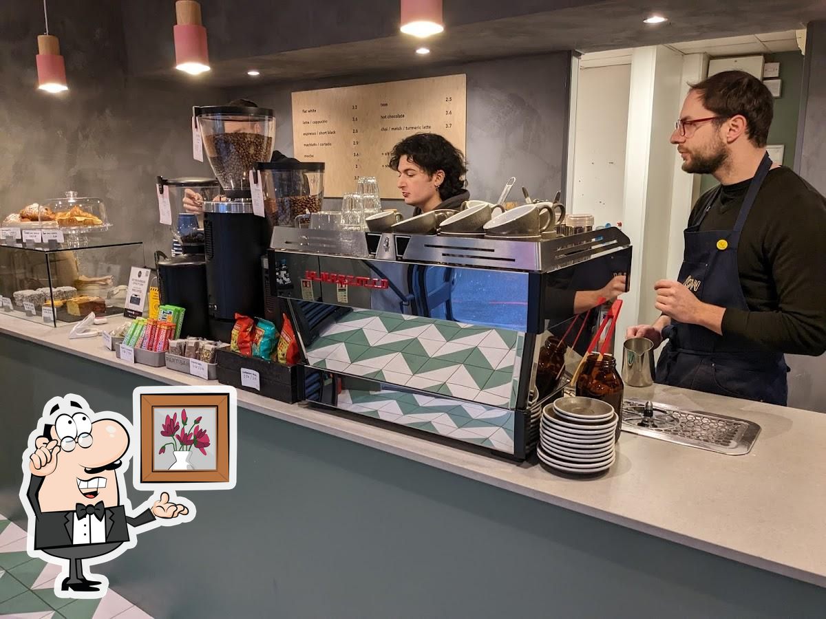 Flow Coffee Borough Specialty Coffee in London - Restaurant reviews