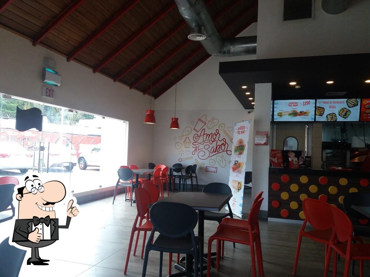 Restaurante Pollos Victorina, Santo Domingo, F22J+285 - Opiniones del ...