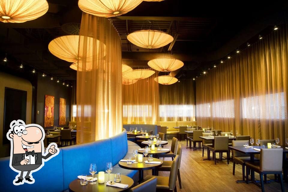 Siam DIX30 restaurant, Brossard, 155 Promenade des Lanternes #210 ...