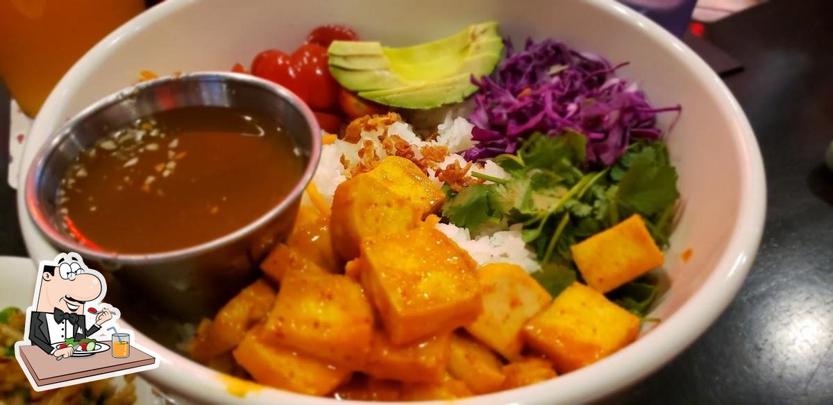 Bon Banh Mi Southeast Asian Kitchen, 1440 Ben Sawyer Blvd #1404 in ...