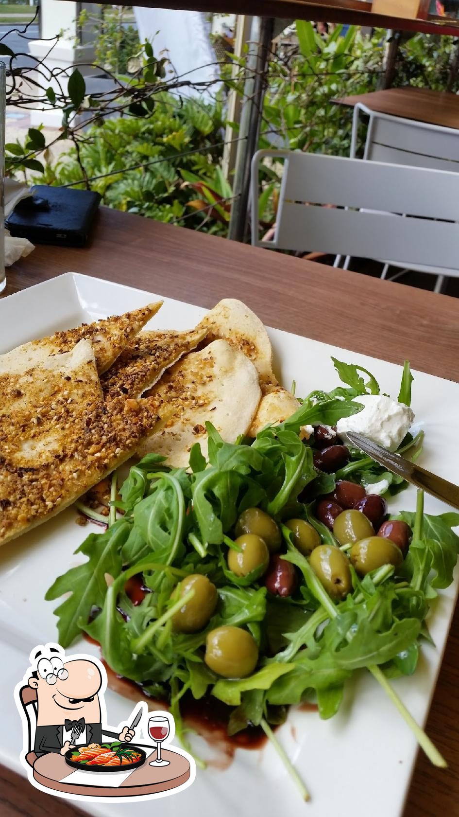 The Full Moon Hotel in Sandgate - Restaurant reviews