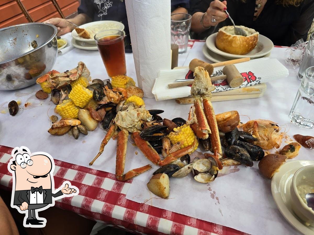 The Crab Pot Seattle, Seattle - Restaurant menu, prices and reviews