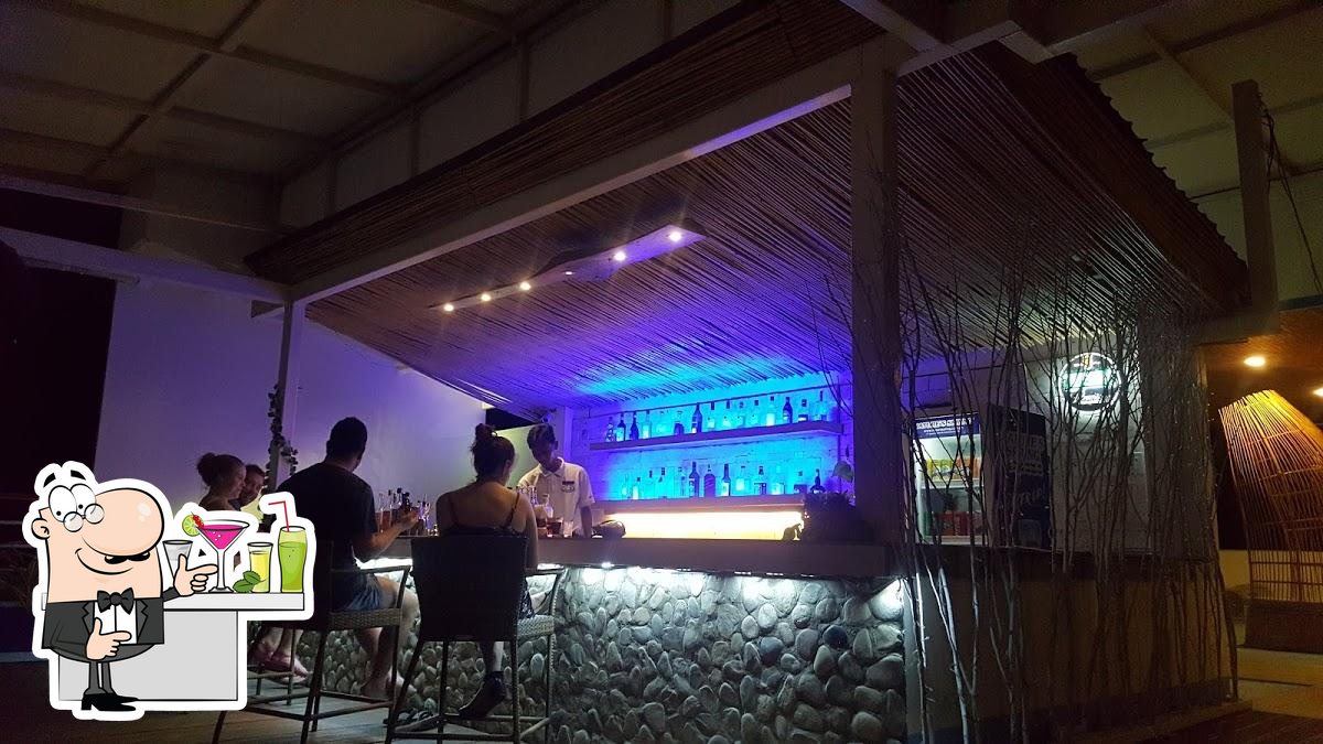 360 Degree Bar, Puerto Princesa