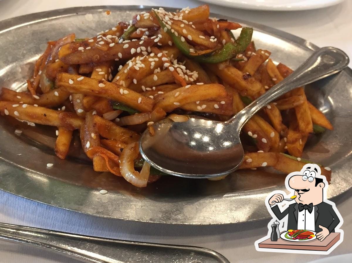 IIC Main Dining Hall, New Delhi, I I C 40 - Restaurant reviews