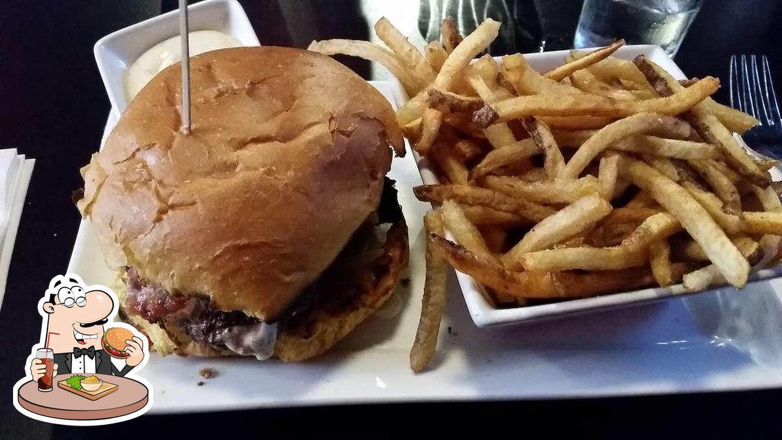 W Burger Bar, 10 College St in Toronto - Restaurant menu and reviews