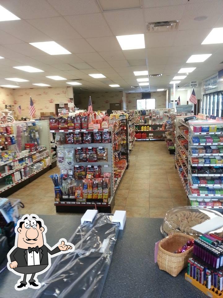 Food and Gas Mart in North Lima - Restaurant reviews