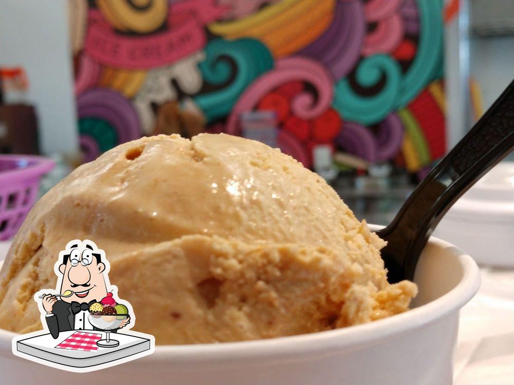 Berry's Ice Cream & Candy Bar in New London - Restaurant menu and reviews