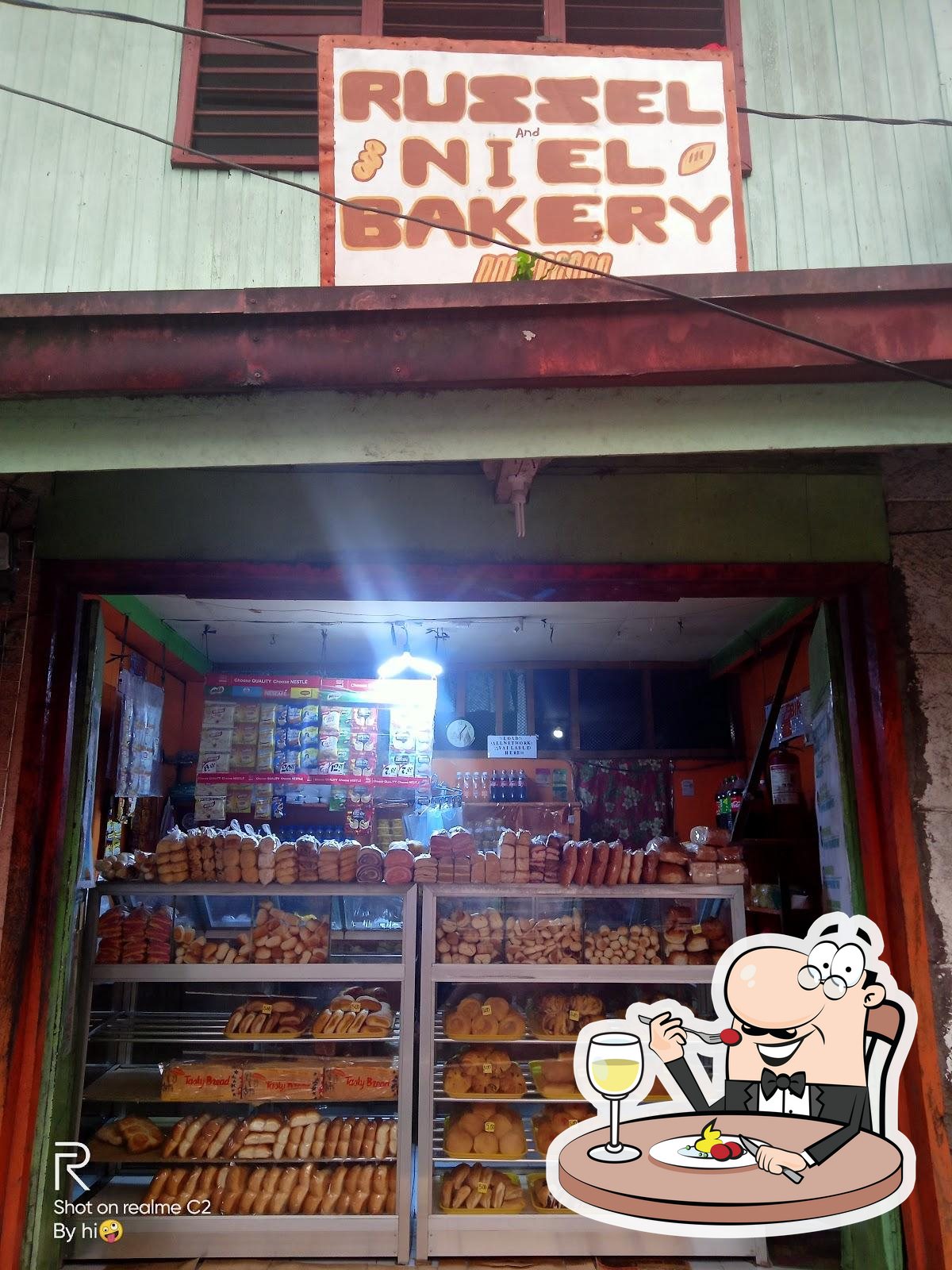 Russel & Niel Bakery, Pilar