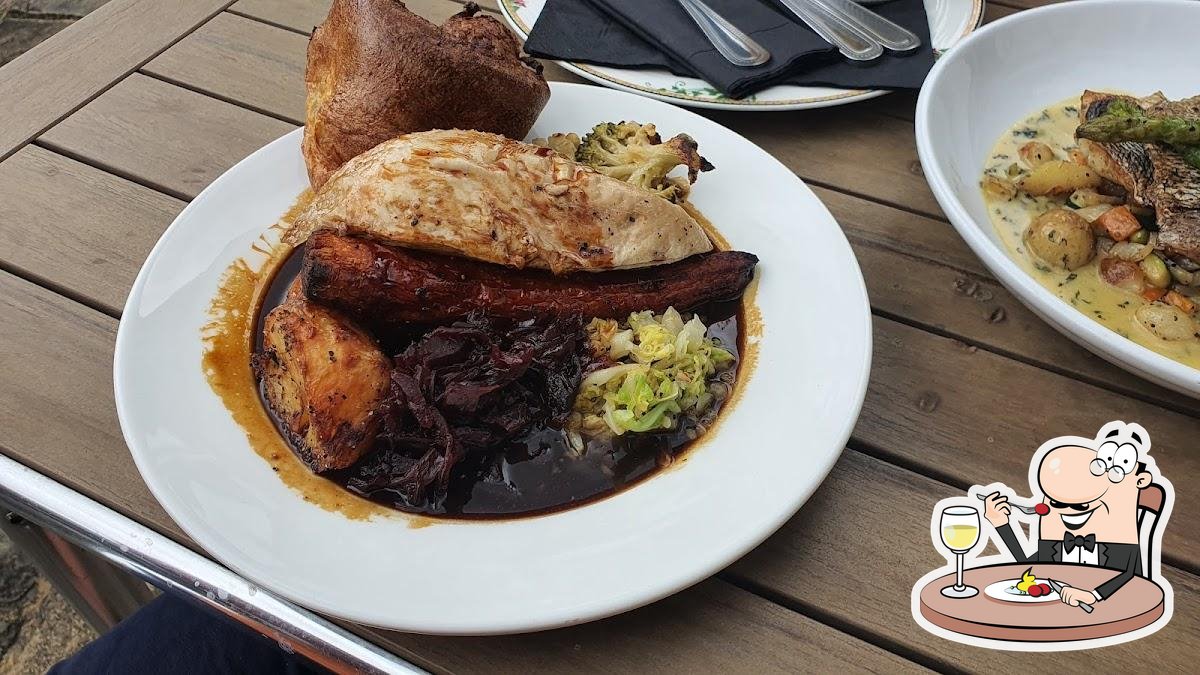 The Holly Tree in Walberton - Restaurant reviews