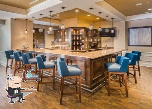 Turtle Nest Lobby Bar, Jekyll Island - Restaurant menu, prices and reviews