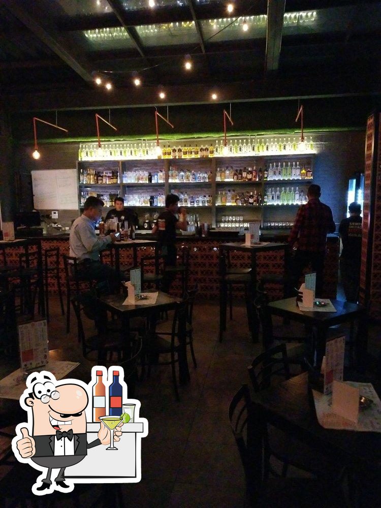 Pub y bar Cerveceria Chapultepec, Cholula, C. la Mesa 1217-1219 ...