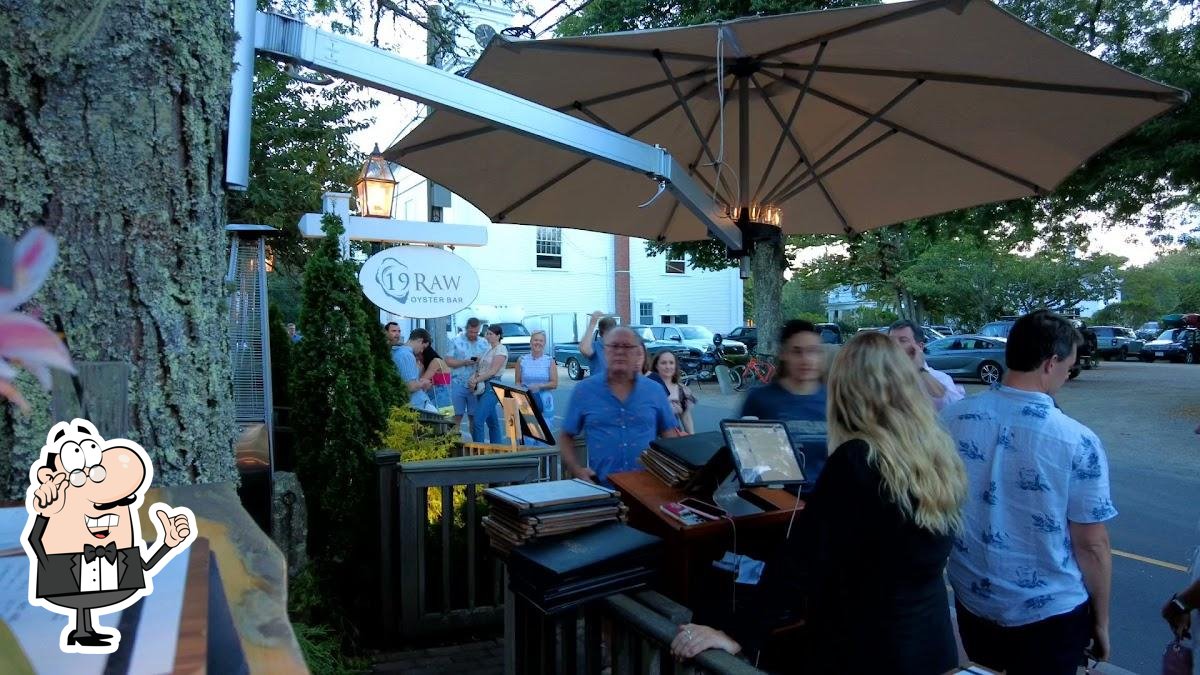 19 Raw Oyster Bar in Edgartown - Restaurant menu and reviews