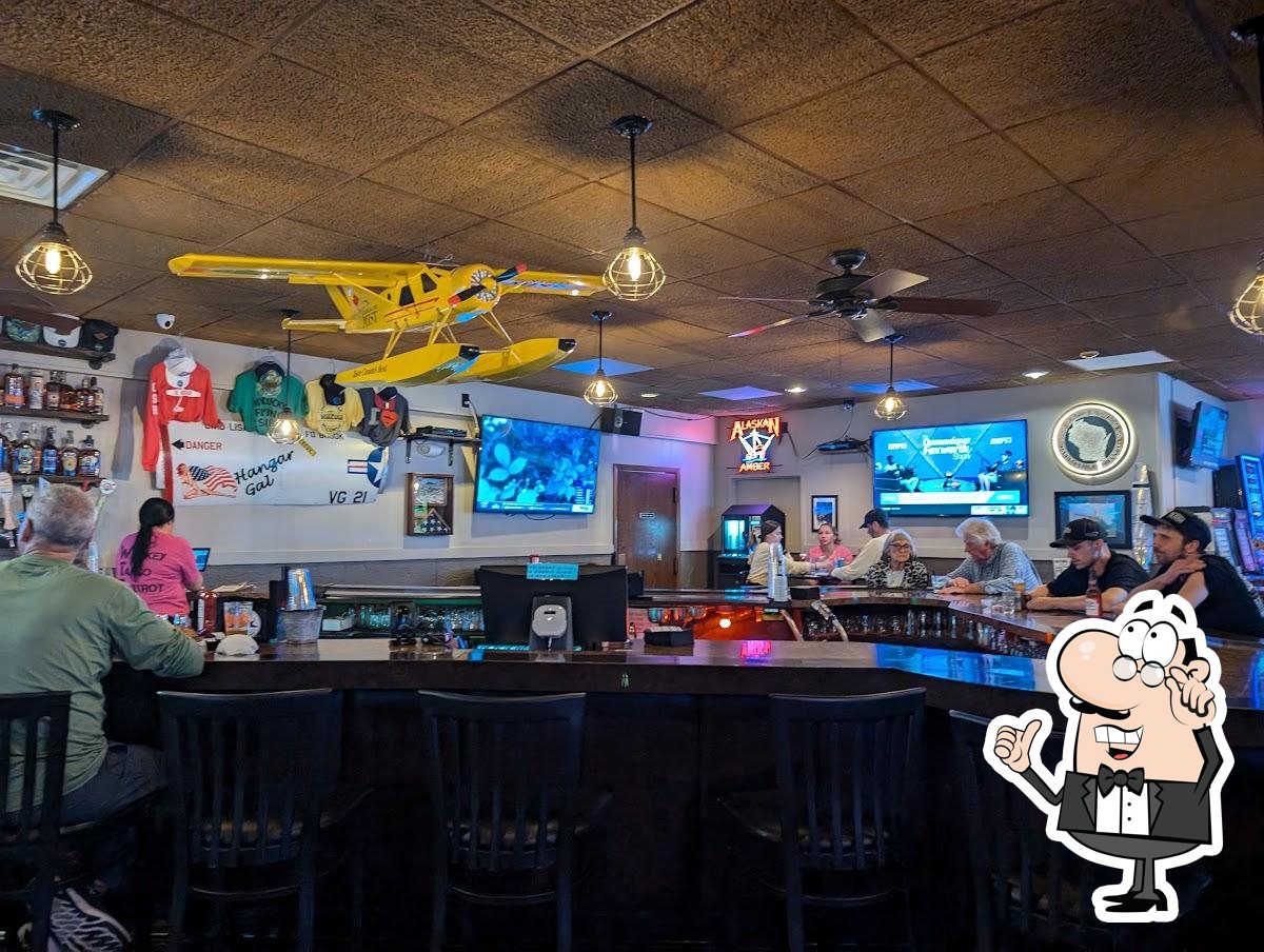The Hangar Bar and Grill, Oshkosh - Restaurant menu, prices and reviews