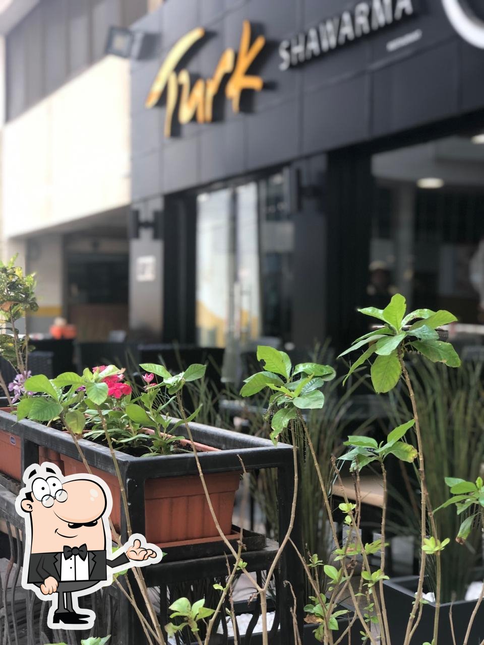 Turk shawarma restaurant, Abu Dhabi, لابريوش كافيه - الخالديه الكورنيش ...