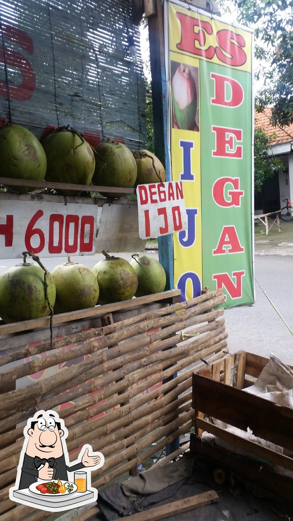Es Degan & Degan Ijo cafe, Surabaya - Restaurant reviews