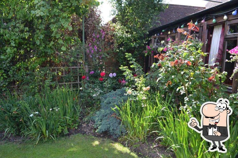 The Swan Inn, Church St in Birlingham - Restaurant menu and reviews