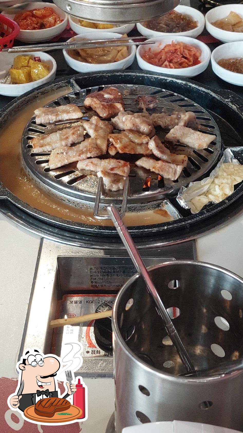 Romantic Baboy - Eastwood restaurant, Quezon City - Restaurant reviews