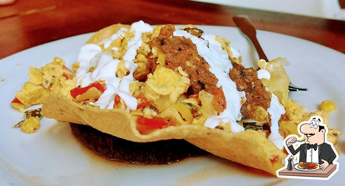 The Leaning Pear in Wimberley - Restaurant menu and reviews