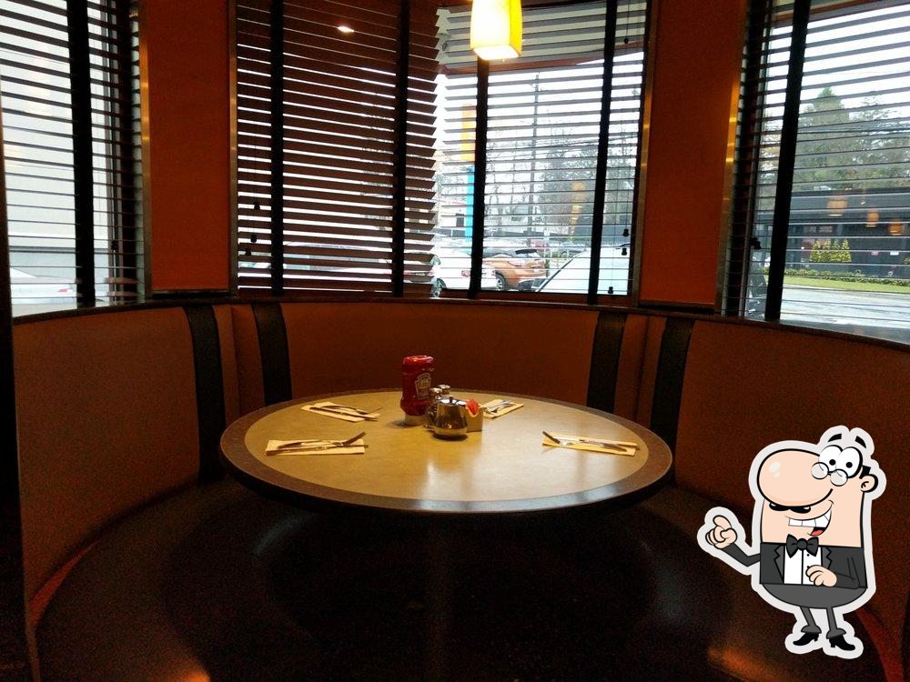 Landmark Diner, Roslyn - Restaurant menu, prices and reviews