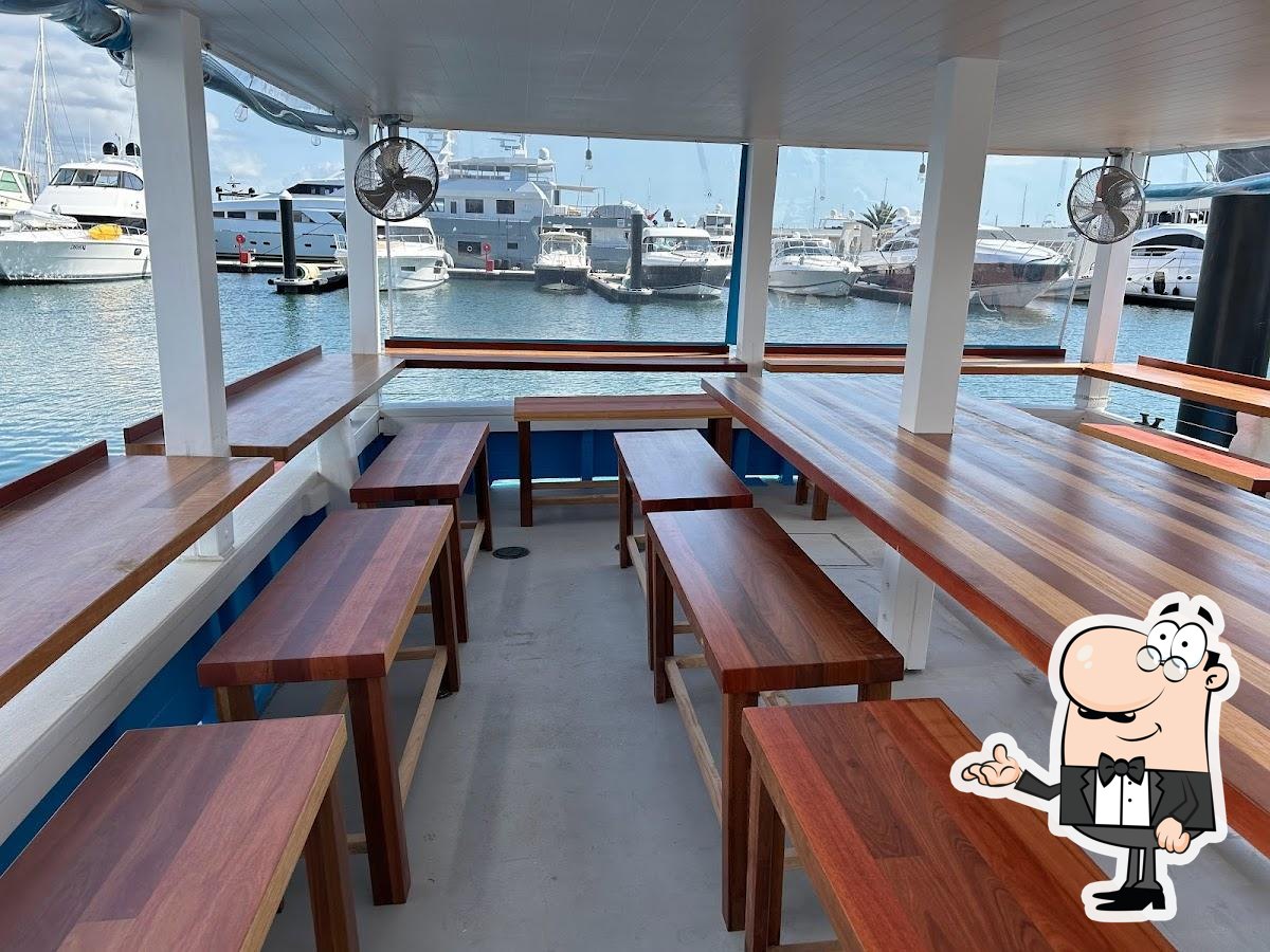 Holy Ship Bar & Restaurant in Main Beach - Restaurant menu and reviews
