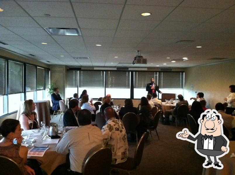 Skyline Club in Southfield - Restaurant menu and reviews