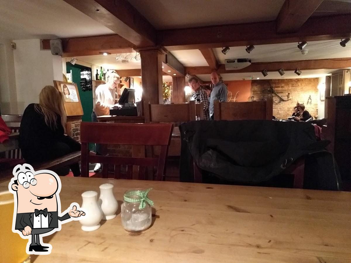 Hare And Hounds Cowfold in Cowfold - Restaurant reviews