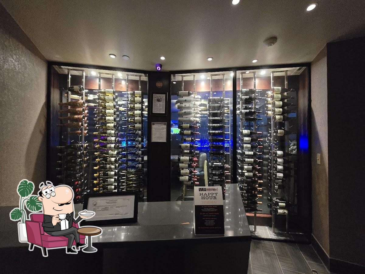 VUE Bar + Restaurant, Long Beach - Restaurant menu, prices and reviews
