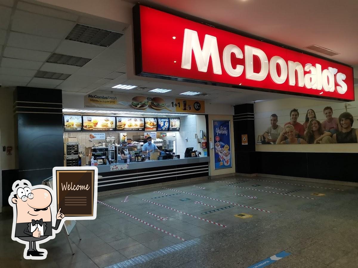 McDonald’s River Plaza Mall, Râmnicu Vâlcea, River Plaza Mall ...