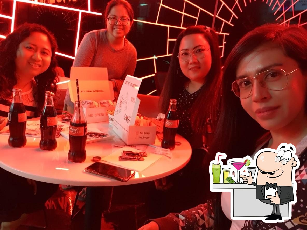 Huff & Puff Burger هف اند بف برجر restaurant, Объединенные Арабские ...