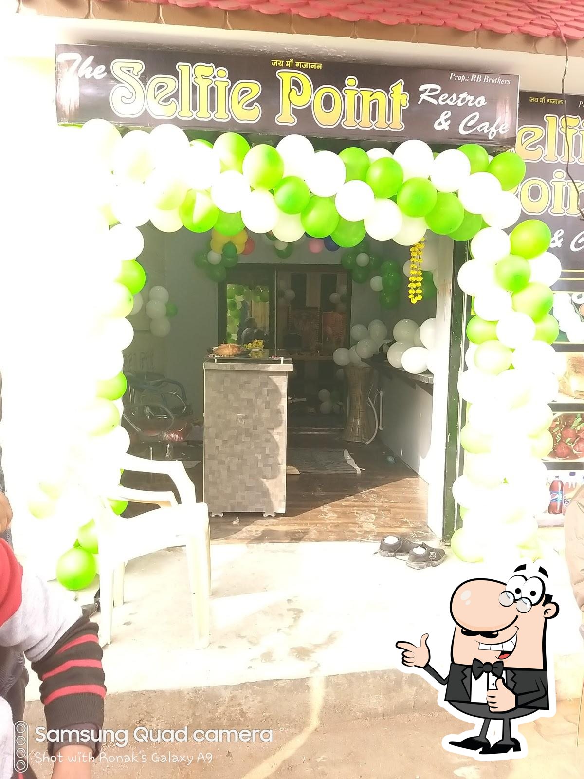 The Selfie Point Restro & Cafe, Jhansi, CP Palace Road - Restaurant reviews