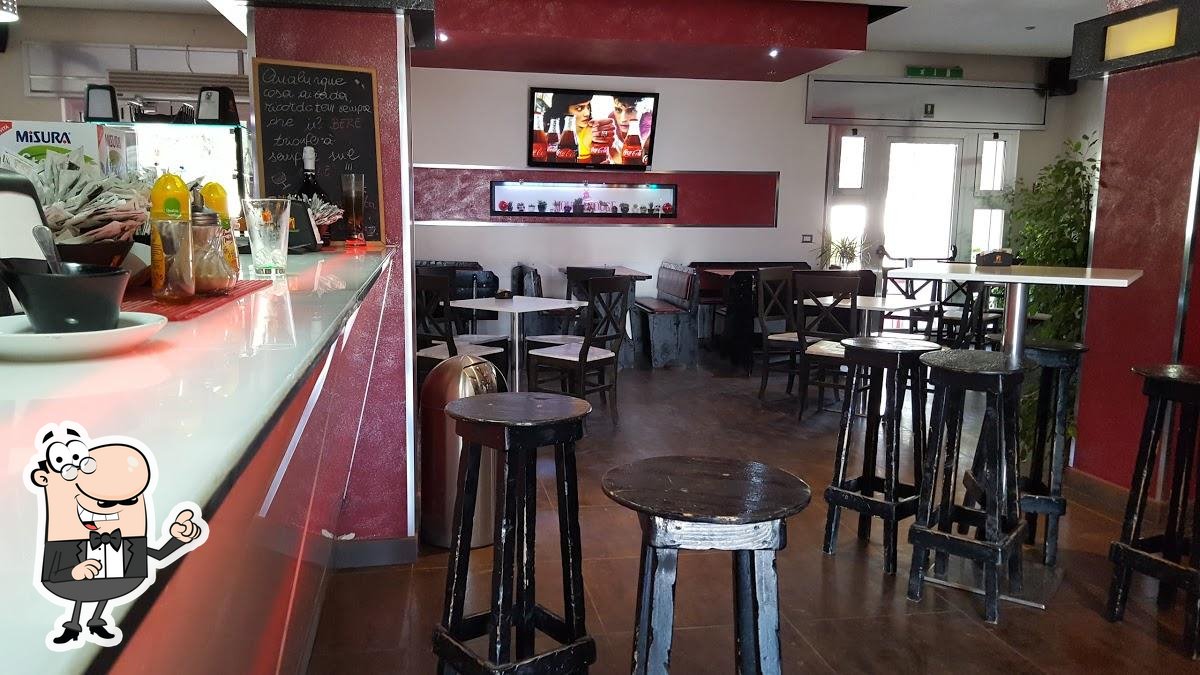 Moulin Rouge Cafè pub & bar, Villasor - Restaurant reviews