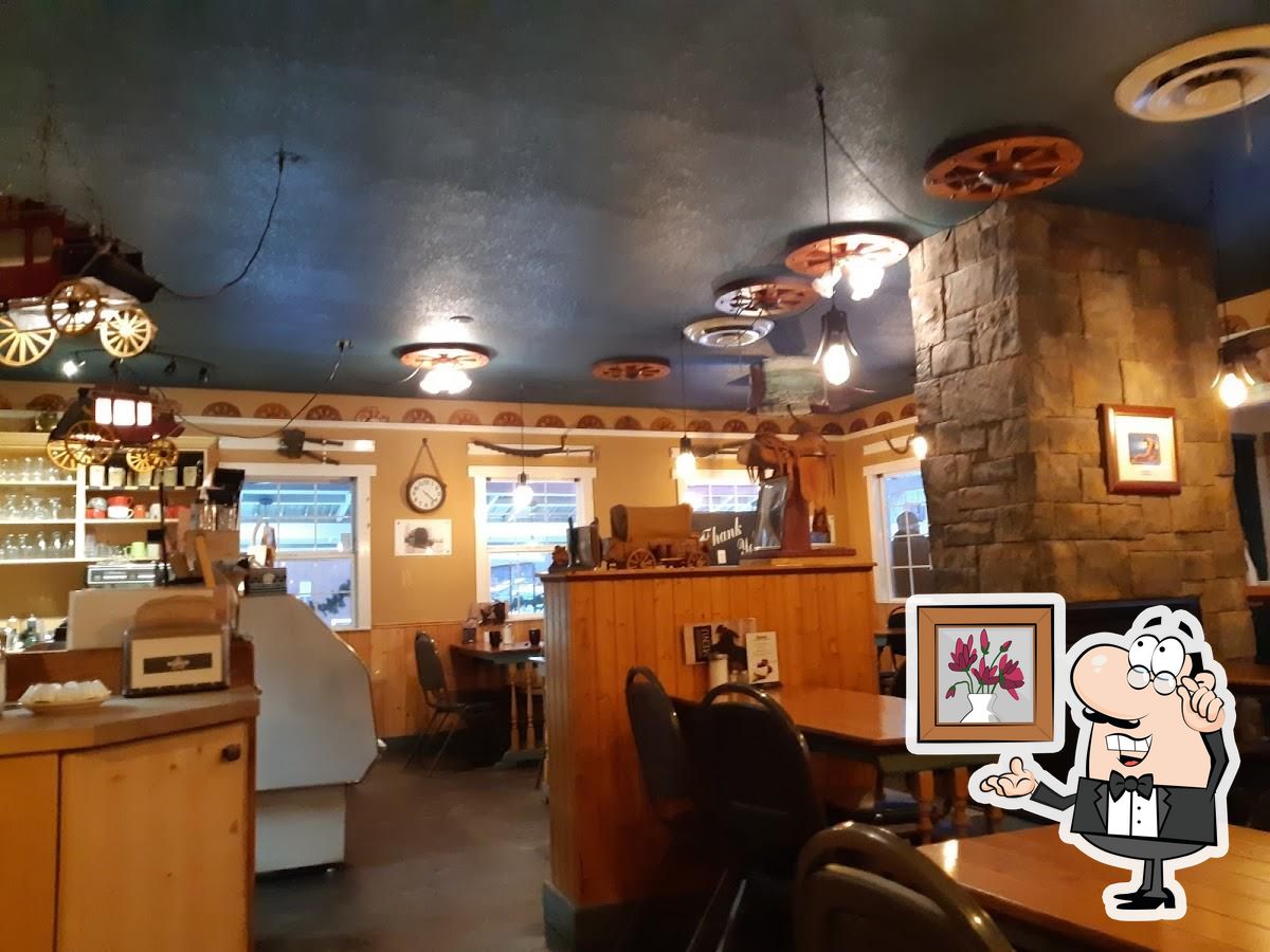 Ranch Cafe, 5752 Hwy 97 in Falkland - Restaurant reviews