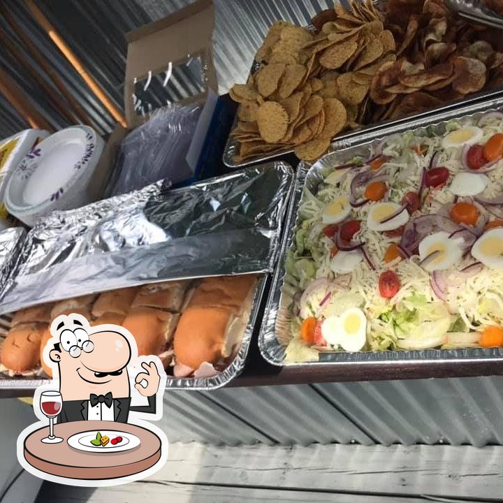 Lake Life Deli & Dogs, New Franklin - Restaurant menu, prices and reviews