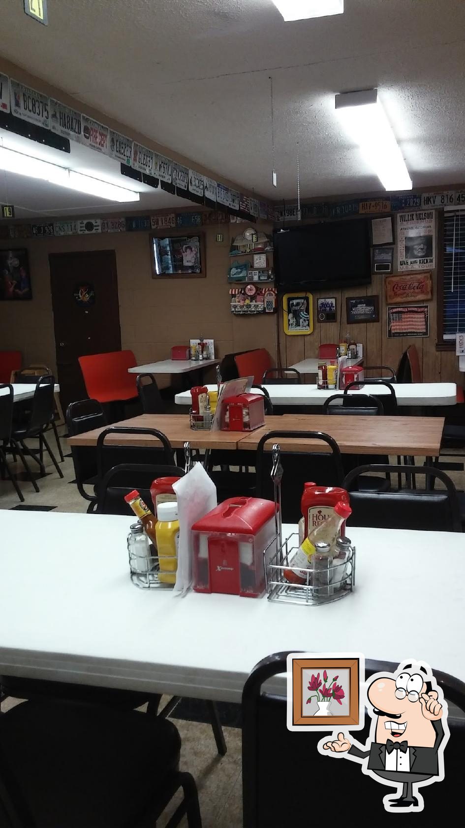 Huck's Cafe, Commerce - Restaurant menu, prices and reviews