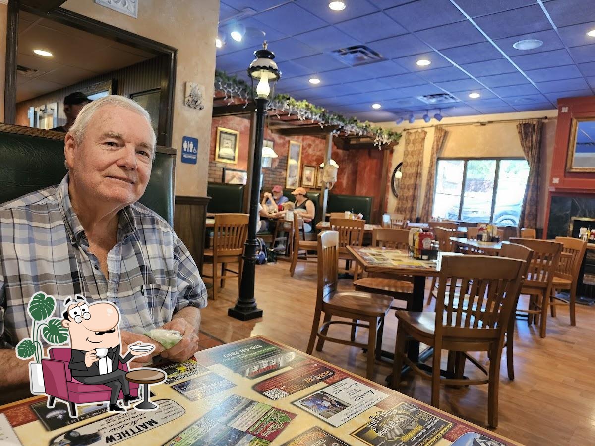Dominic's Italian Restaurant, Medina - Restaurant menu, prices and reviews