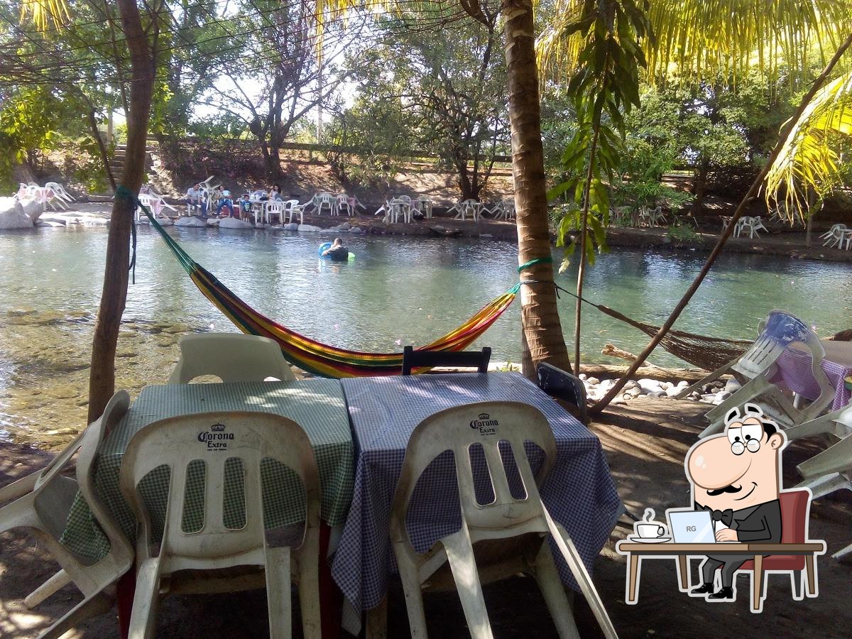 Tanque Las Palmitas restaurant, Coquimatlán - Restaurant reviews