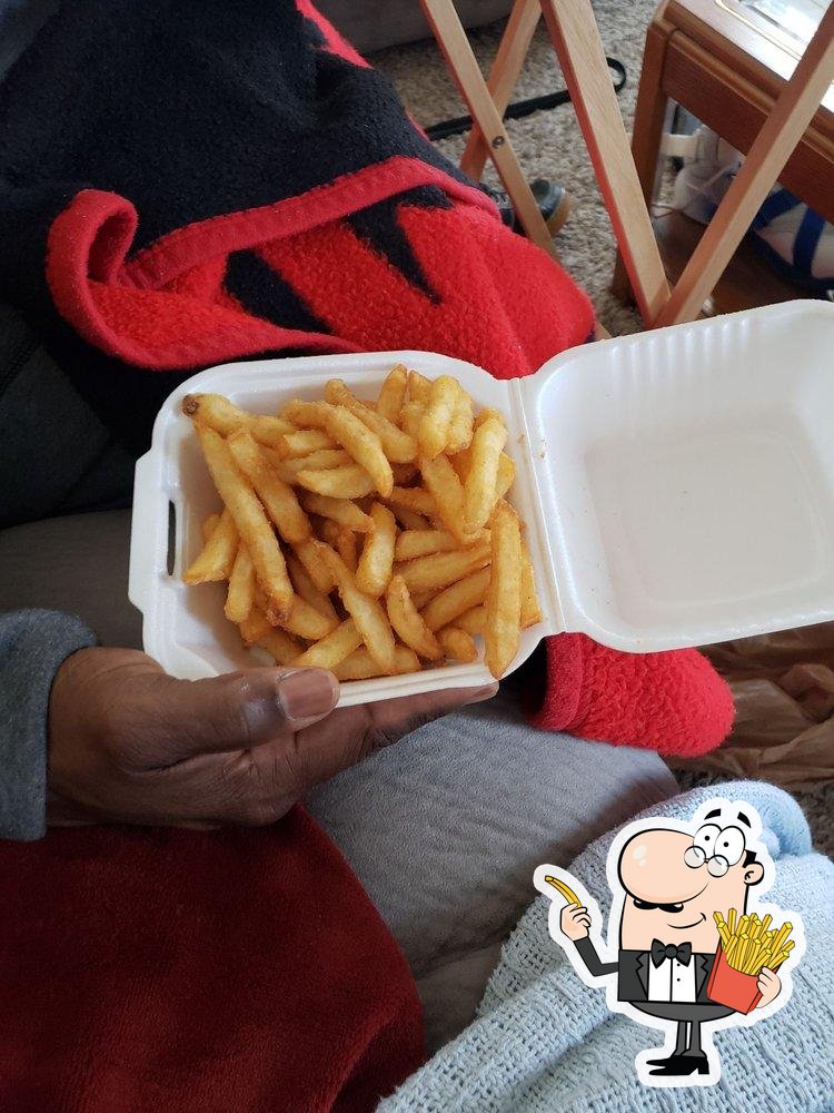 The Chicken Box lounge & bar in Louisville - Restaurant menu and reviews