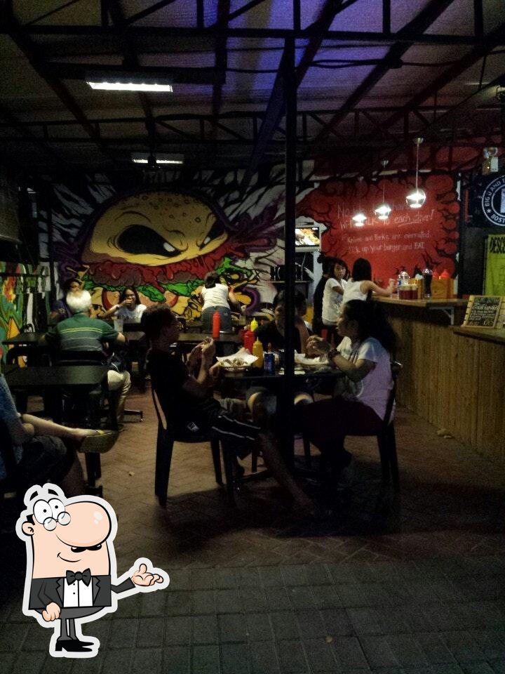 Hey Ho Garage Burgers, Muntinlupa - Restaurant menu, prices and reviews