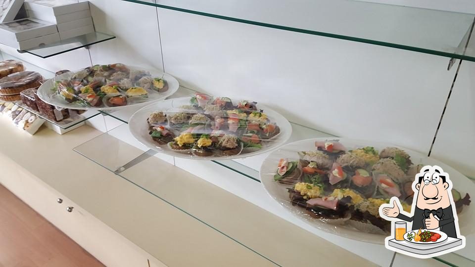 Hilltop Cake Shop in Balwyn - Restaurant menu and reviews